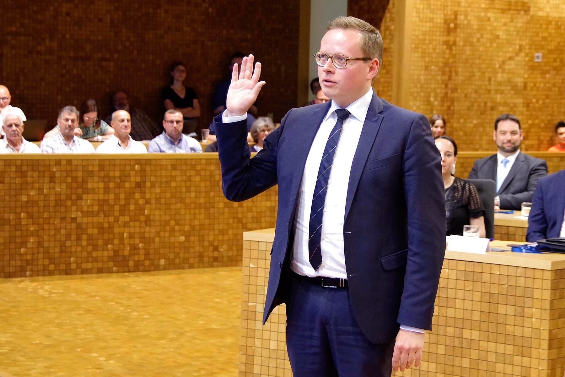 Nur acht Plenarsitzungen pro Jahr, trotzdem ist der Sitz im Senat für ...
